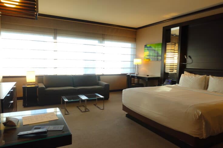 Vdara Hotel & Spa: The Good, The Bad, & The Ugly